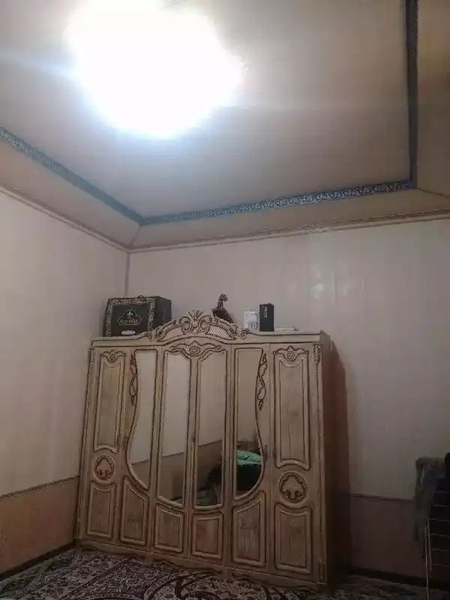 Hovli sotiladi srochna