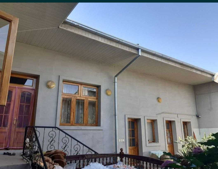 Срочно Жарарик махаллада уй сотилади.