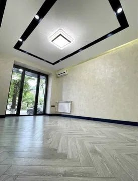 Якасарай сим сим 4 комнаты 82м²+12м² подвал  вдоль дороги под офис