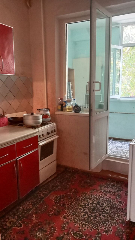 Срочно продам 2 комнатную квартиру на массиве Фируза