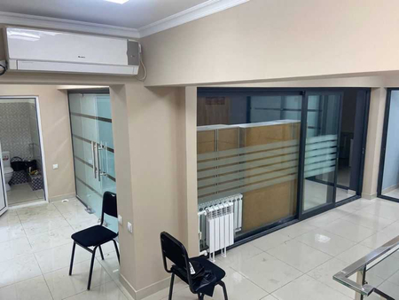 Сдаётся ОФИС со всеми удобствами 84кв.м+44кв.м цоколь ор. ЦУМ