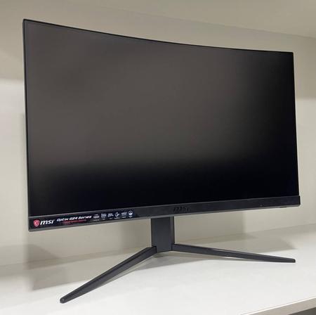 Msi 24’’ Curved IPS 144Hz FHD Ideal sastyanada karopka dok bor