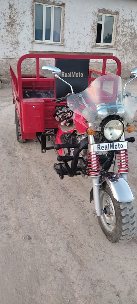 Real moto nurota