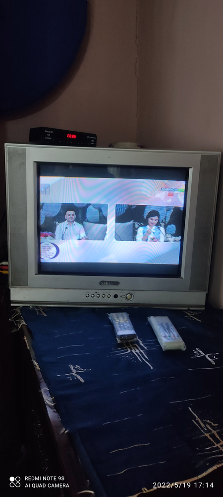 Televizor samsung sotiladi ko'rsatishi a'lo tyuneri bilan xolati yaxsh
