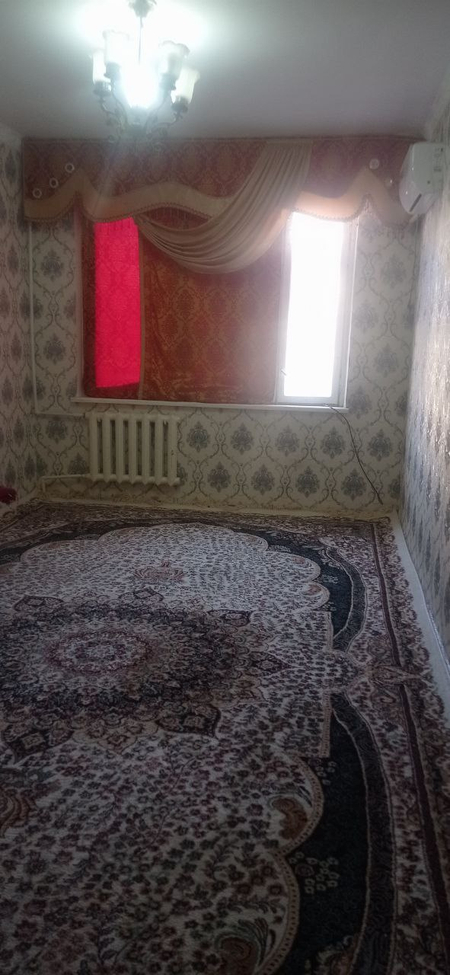 Продою квартиру в центре НАВАИ