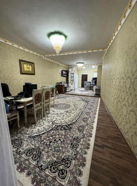 Срочно продаётся дом на Азербайджанском центре.