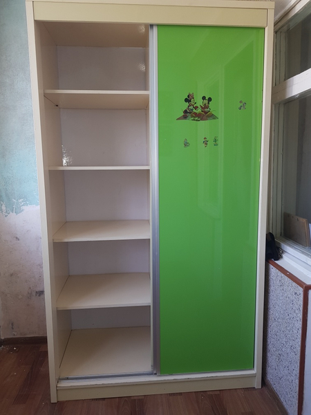 Срочно продаю Детский акриловый шифонер