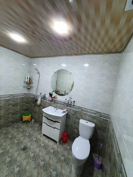 Uy sotiladi srochna