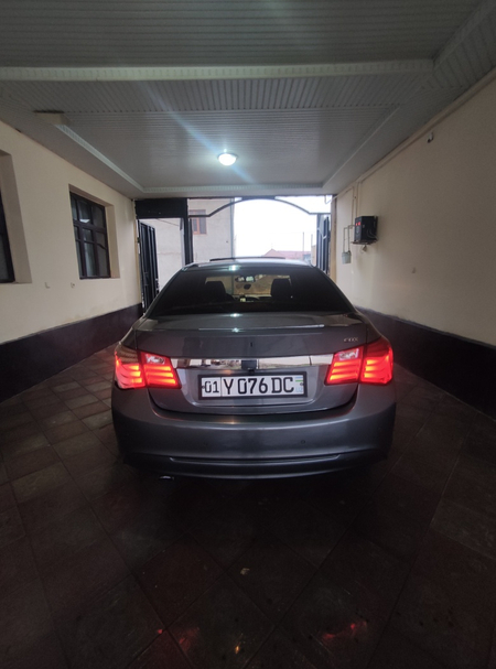 Шевроле Круз автомат  1.8 2009