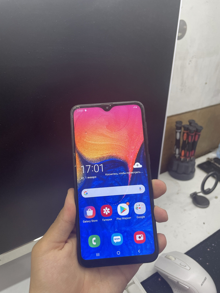 Samsung a10 32gb срочни сотилади