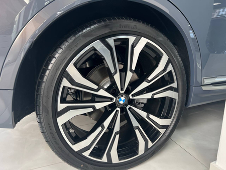 BMW X7 full 2023 kraska toza