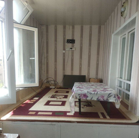 Qibray markazida 3 xonali uy sotiladi