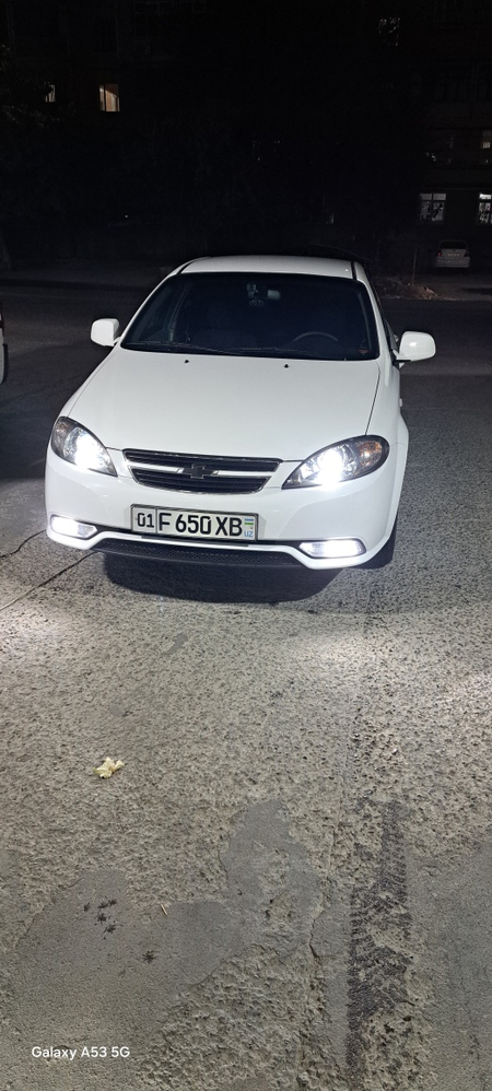 Gentra yevro 2 sotiladi