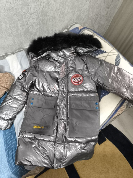 Срочно продам детскую мальчиковскую куртку  почти новая  в отличном со