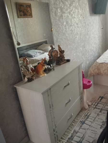 Продается почти новый полный комплект спального гарнитура