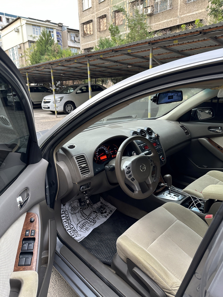 Arenda Nissan Altima