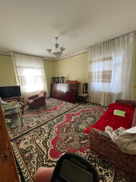 Продам квартиру 2-х комнатную. Мирабадский район