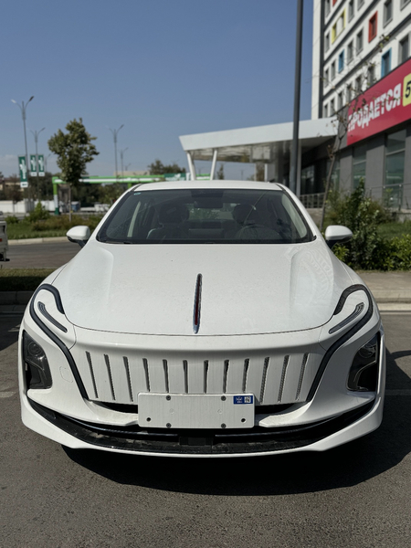 Hongqi EQM5 2024 restyling