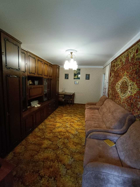 Продается квартира буюк ипак йюли место 3в4/3/5 кирпич 67м²