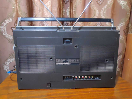 Магнитола Sharp 555.