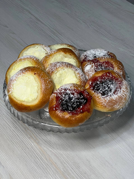 Выпечка, салаты, булочки, торты, полуфабрикаты