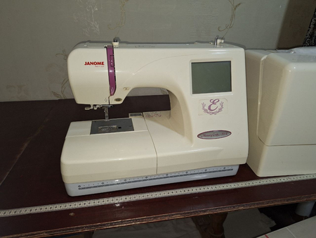 Компютерная вышевка машинка .Janome Memory Craft 350 E .