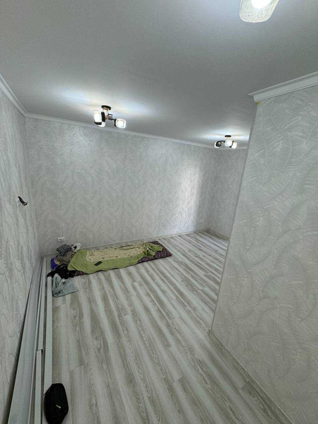 СРОЧНО !! Продается квартира в Яшнабаде 1/1/9 ( 42 кв/м ) Авиасозлар 2