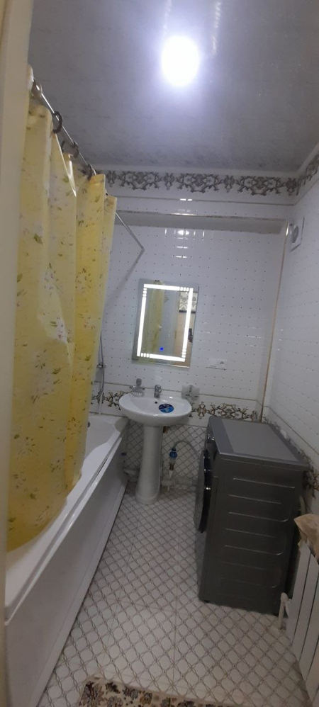 3 xonali kvartira ijaraga beriledi.