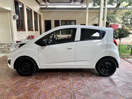 Spark sotiladi 2017 yil 53000km yurgan xolati ideal