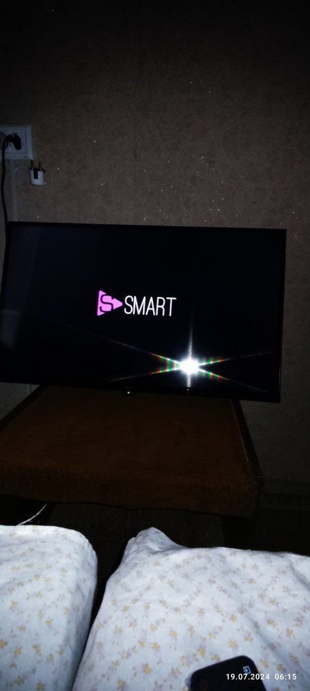 Продается новый 32 дюйма телевизор SMART TV