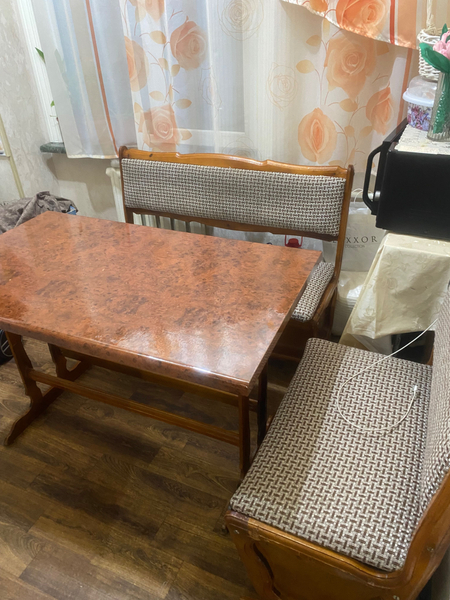 Продам деревянный кухонный уголок
