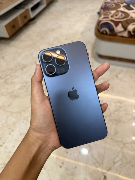 iPhone 15 pro max 256 blue Ayfon 15 pro max 256