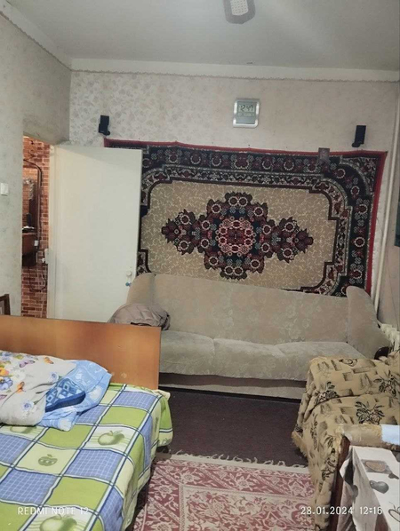 Сдается 1 ком в Чирчике недорого. Одному человеку или паре