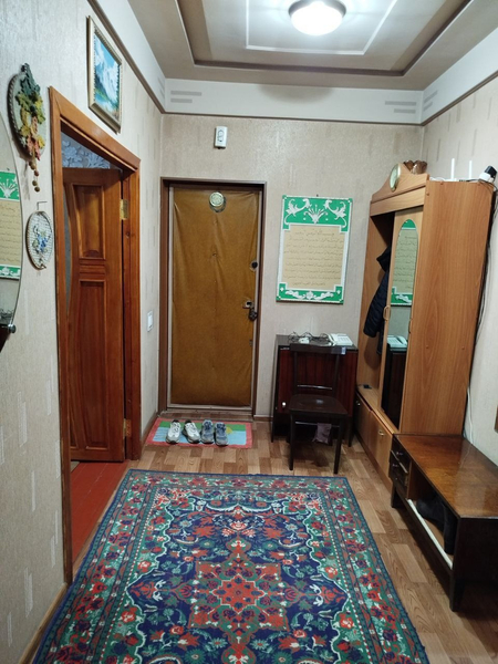Продаётся 2/4/5 на массиве Ахмад Югнакий ТТЗ, 2-балкона по 2х3