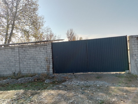 срочно Прадаётся земля в г Янгиюль 2га  200 сотих variantkayam beraman