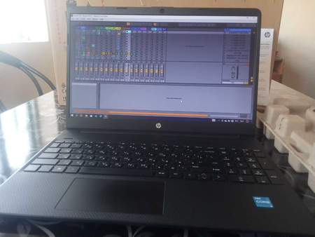 Nourbook HP Core 3  holati yangi