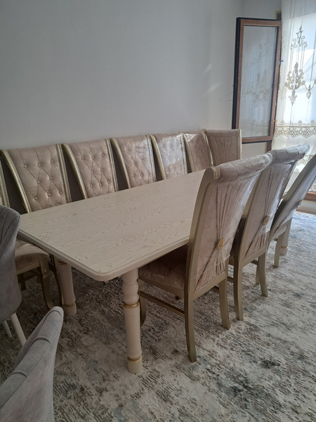 Srocna 1 ta stol 10 ta stul sotiladi