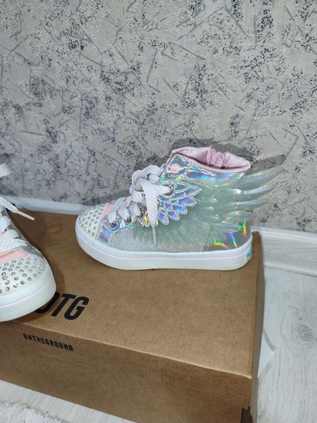 Кеды sketchers крылья на девочку