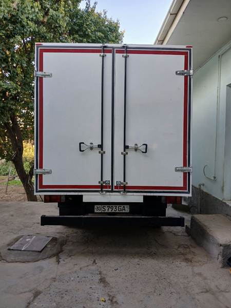 isuzu nqr 75 furgon
