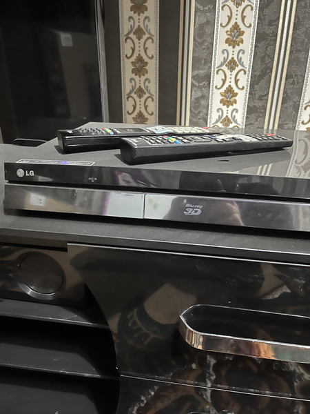 3D LG cinema Home theater 1100 watts 200ghz