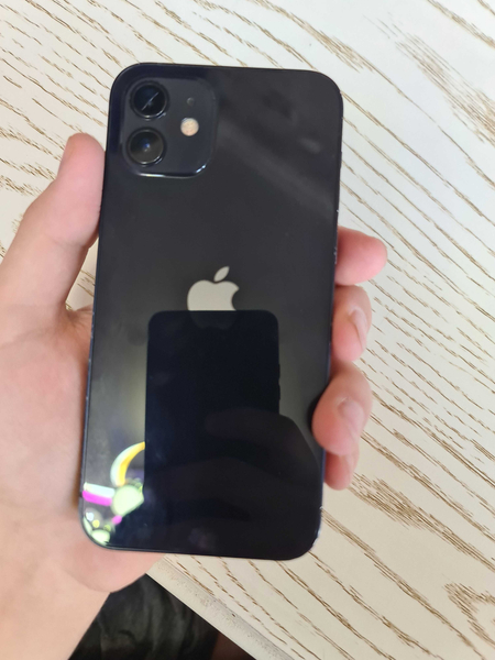 Iphone 12 xotirasi 64 gb yomkisti 87%