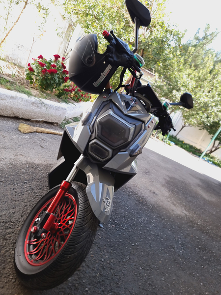 Electro Skuter 1 oy xaydalgan yurgani 900km 60km yuradi 60 65 tezligi