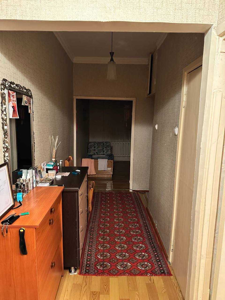 Продаётся 2х комнатная квартира. Куйлюк 5 массив. Метро рядом