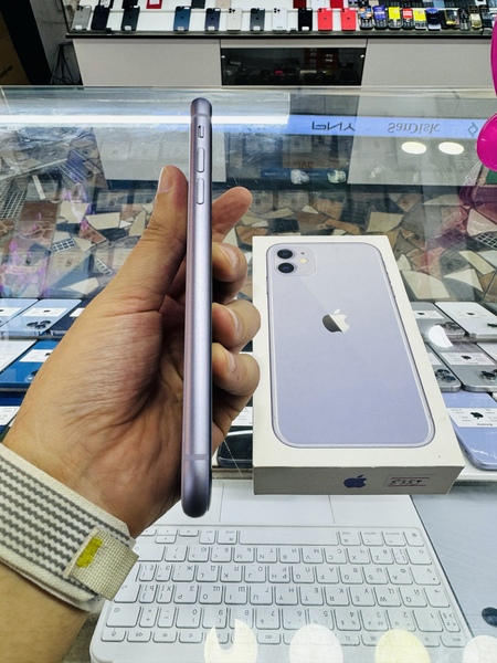iPhone 11  128 gb ideal