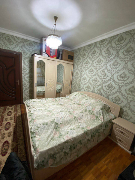 Srochna 4 xonali sotiladi
