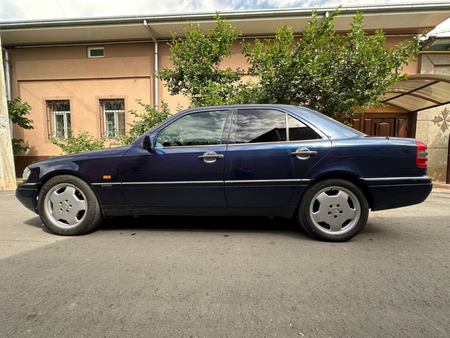 Mercedes w202 sotiladi