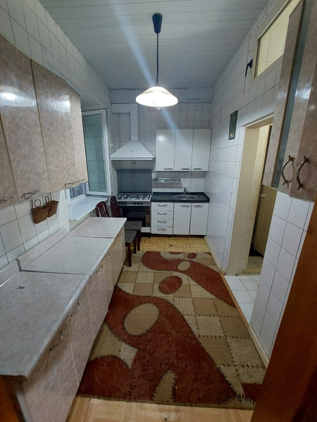 Срочно продаётся Высокопотолочка.