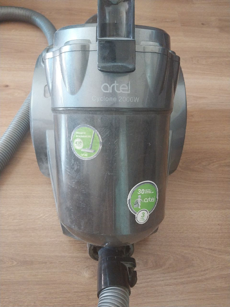Срочно продаю тел Artel