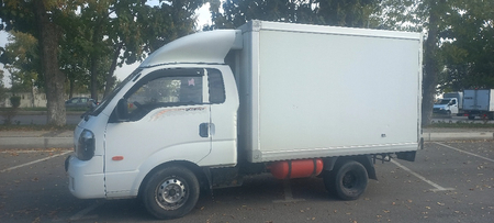 Kia bongo3 sotiladi