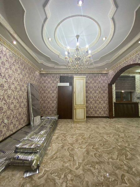 Срочно Продаю 2/2/4 Тараса Шевченко Высокопотолочка Метро рядом